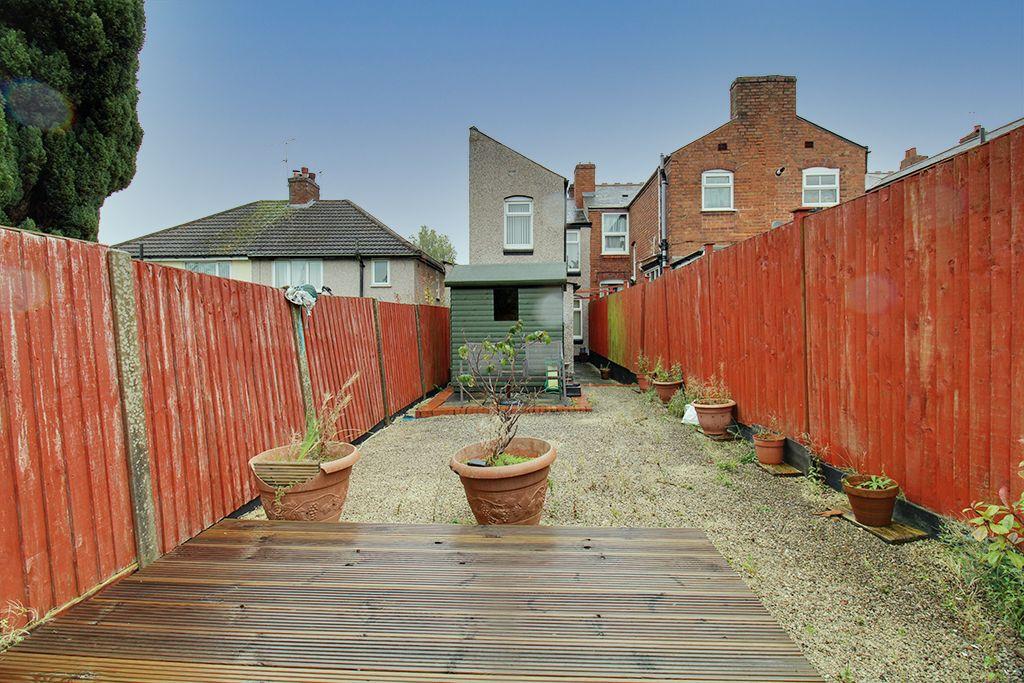 Rathbone Road, Bearwood B67 5JF 3 bed end of terrace house - £220,000