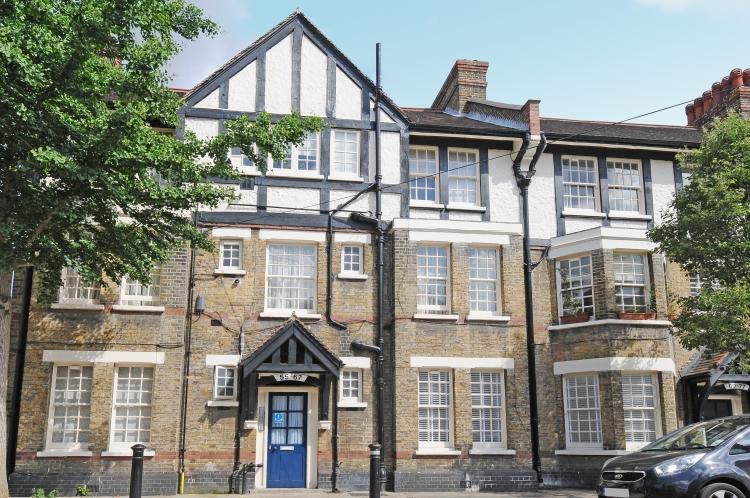 Liverpool Grove London SE17 2 bed apartment - £1,525 pcm (£352 pw)