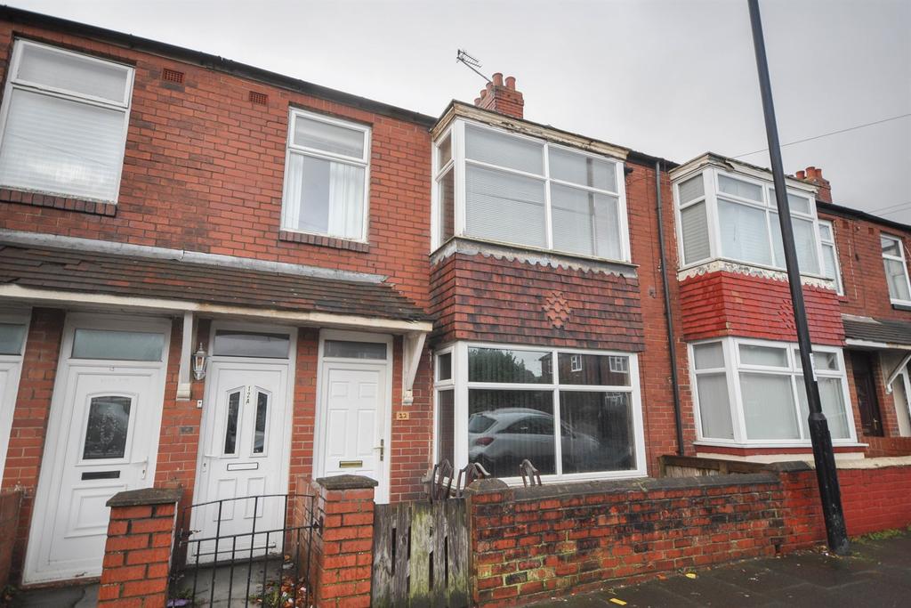 Carlisle Terrace, Southwick 2 bed flat - £32,000