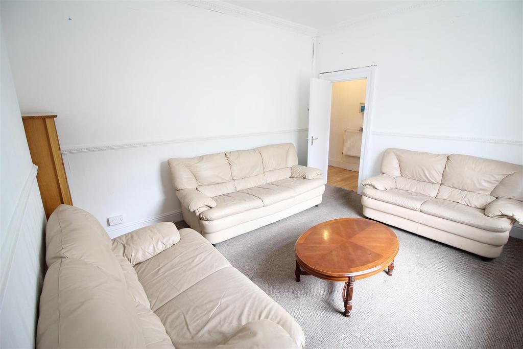 Salisbury Road, Cathays, Cardiff 8 bed house - £3,000 pcm (£692 pw)