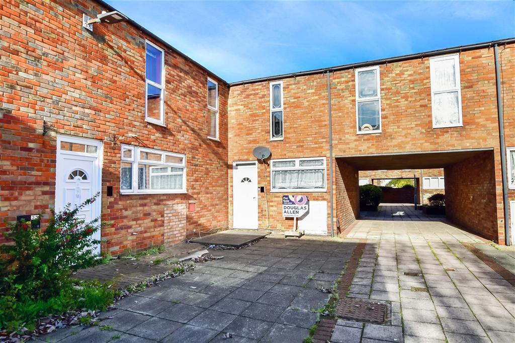 Lobelia Mews, Laindon, Basildon, Essex 3 bed terraced house - £270,000
