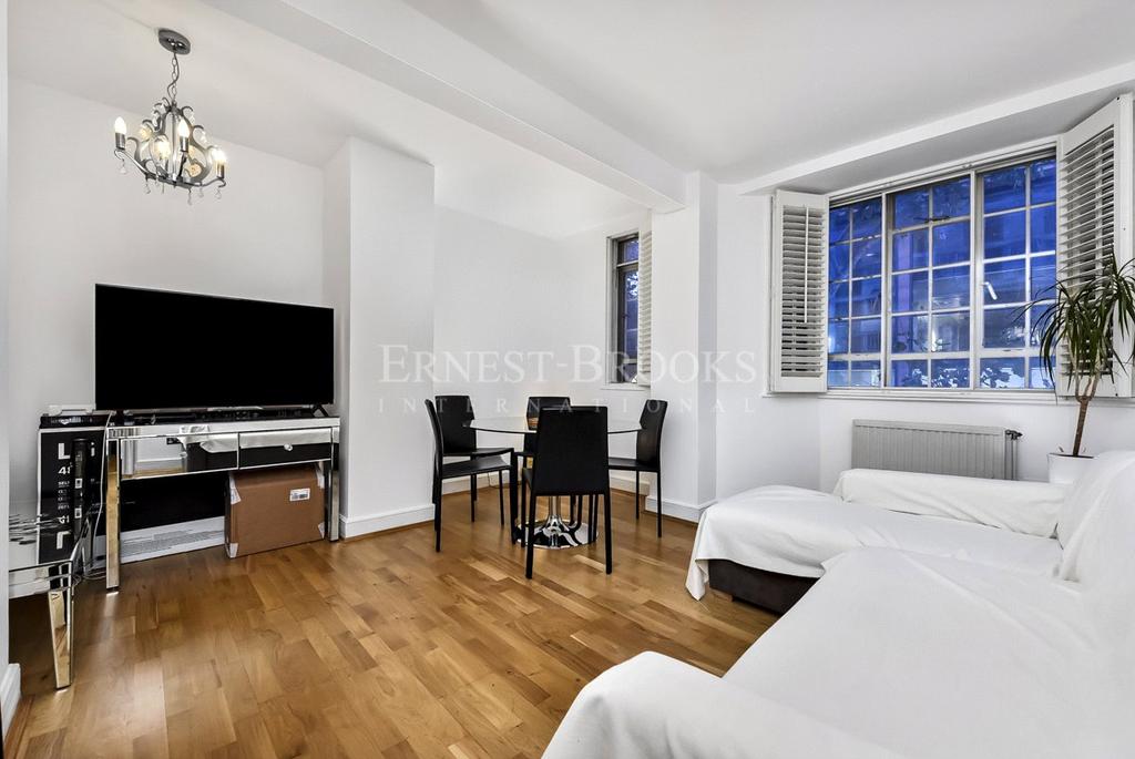 Chelsea Cloister, Chelsea, SW3 2 bed apartment - £800,000
