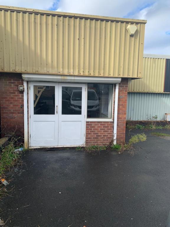Crofty Industrial... Storage - £500 pcm (£115 pw)