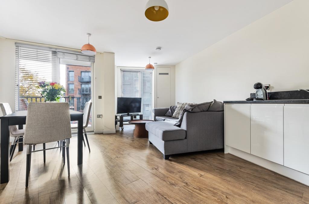 Rye Lane Peckham SE15 1 bed flat - £400,000
