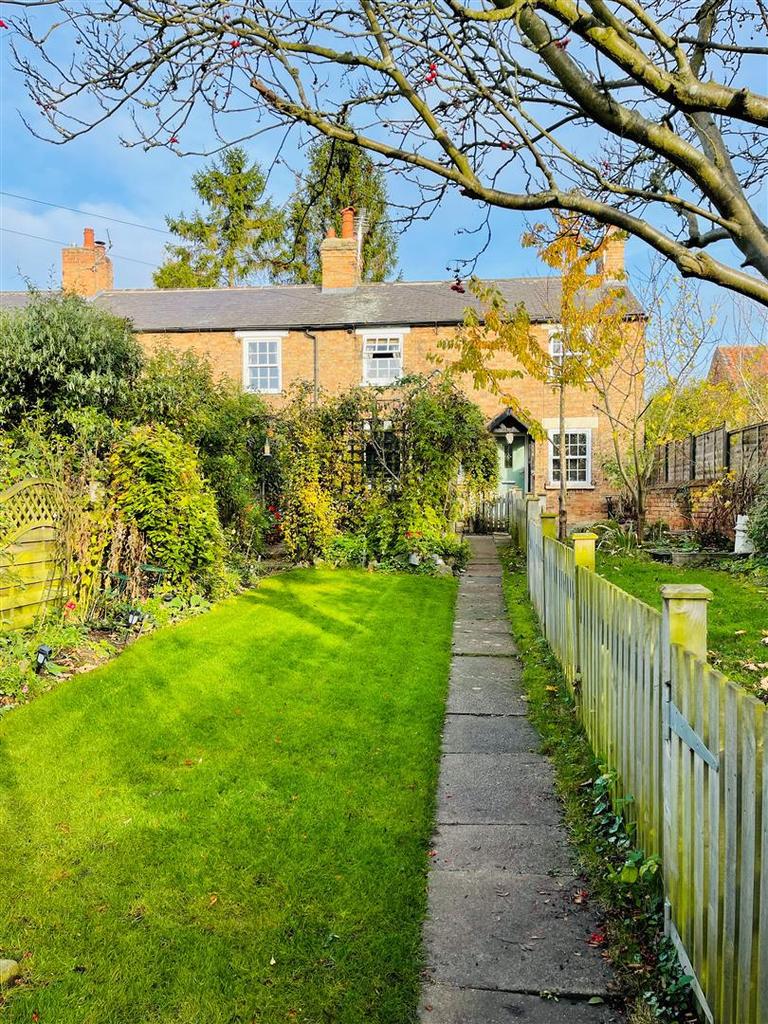 Westgate, Southwell 1 bed cottage - £225,000