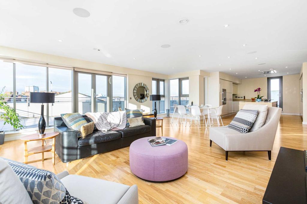 Vanston Place, Fulham, SW6 4 bed penthouse - £6,933 pcm (£1,600 pw)
