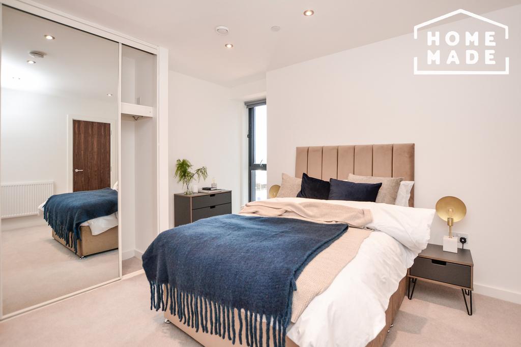 Sienna House, Sutton, SM1 2 bed flat - £1,800 pcm (£415 pw)