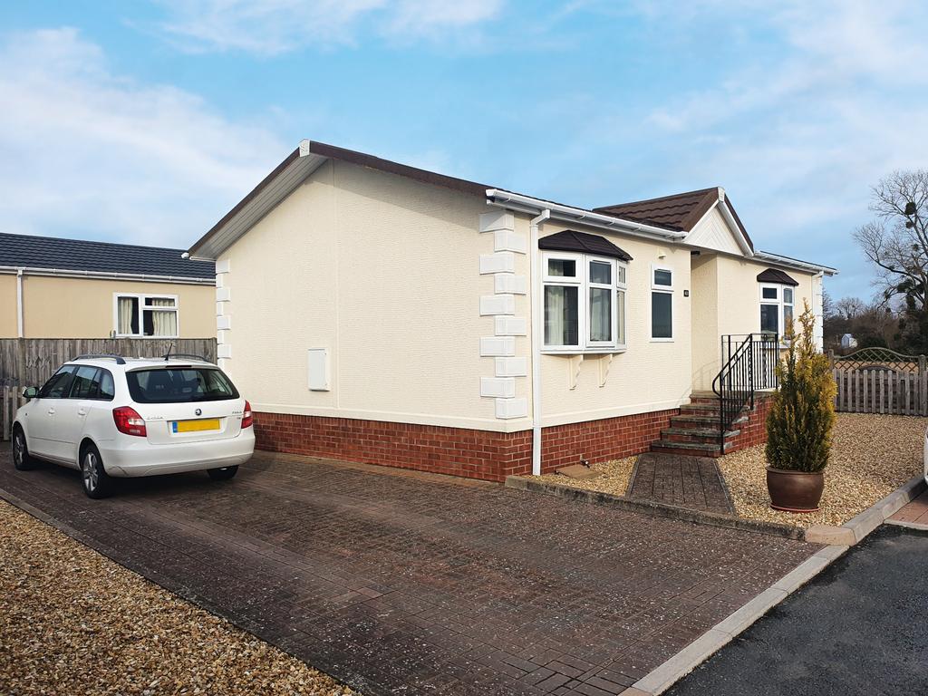 Bovingdon Park, Roman Road, Hereford 2 bed park home - £129,950
