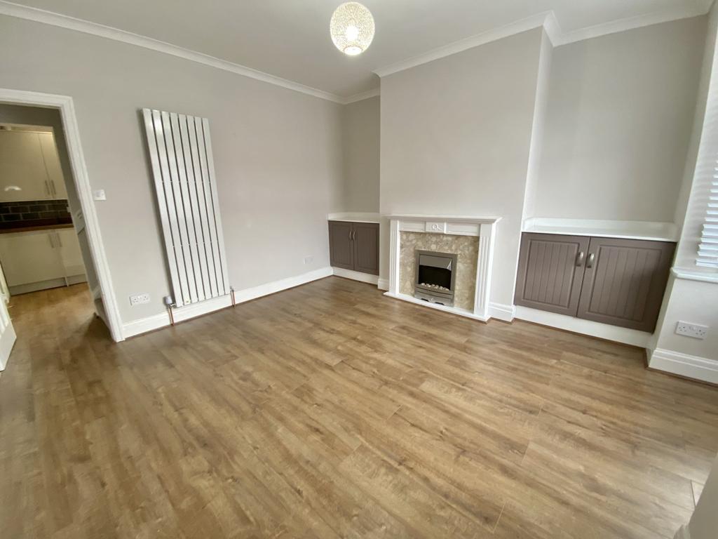 Greg Street, South Reddish... 2 bed terraced house - £800 pcm (£185 pw)