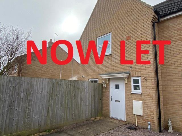 Mallory Drive, Yaxley PE7 2 bed end of terrace house - £850 pcm (£196 pw)