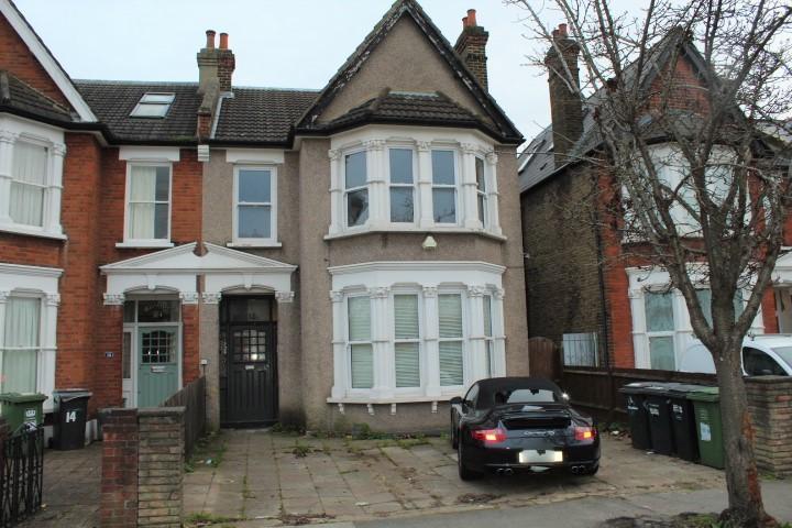 Bellingham Road, Catford, SE6 2 bed property - £1,395 pcm (£322 pw)