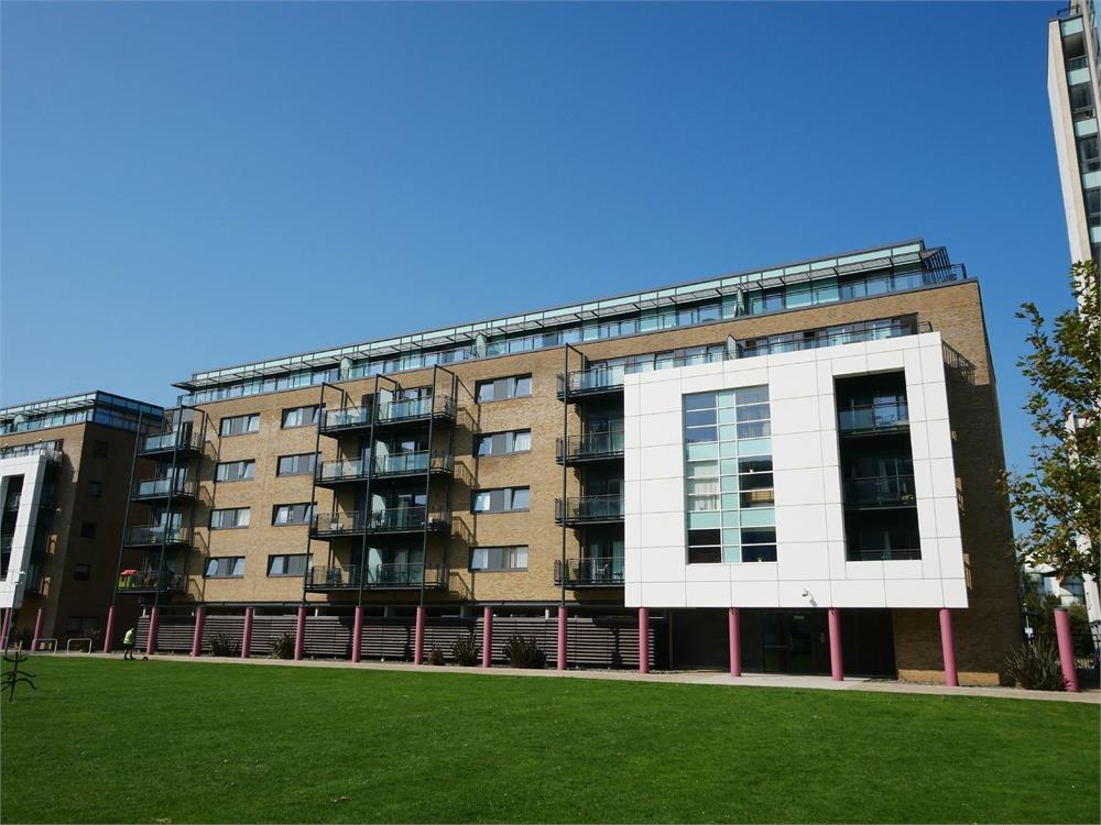 Prospect Place, Cardiff 2 bed flat - £1,200 pcm (£277 pw)