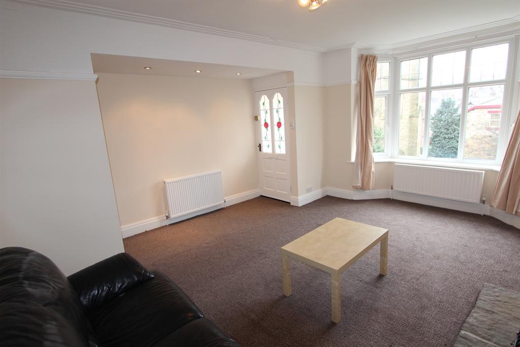Brocco Bank, Sheffield, S11 8RQ 2 bed flat - £775 pcm (£179 pw)