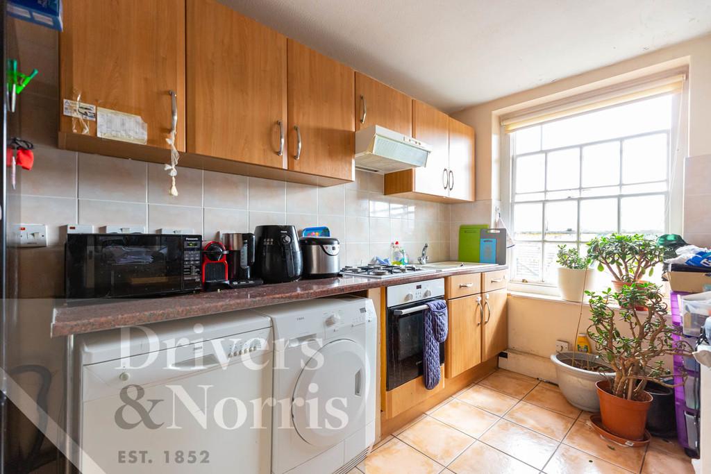 Biddestone Road, Holloway, London, N4 1 bed apartment - £1,400 pcm (£ ...