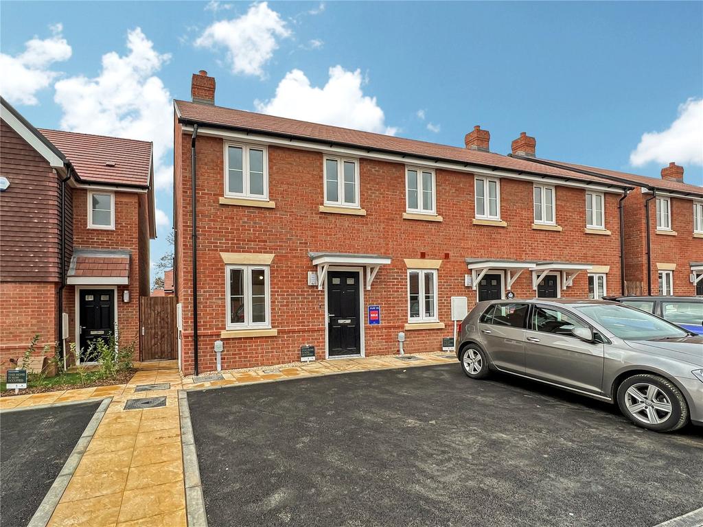 Newlands Close Shinfield Reading Rg2 2 Bed End Of Terrace House £