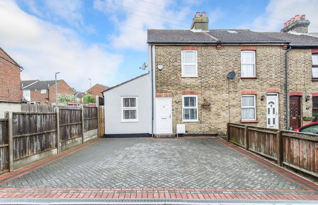 Betsham Road, Swanscombe 3 bed end of terrace house - £300,000