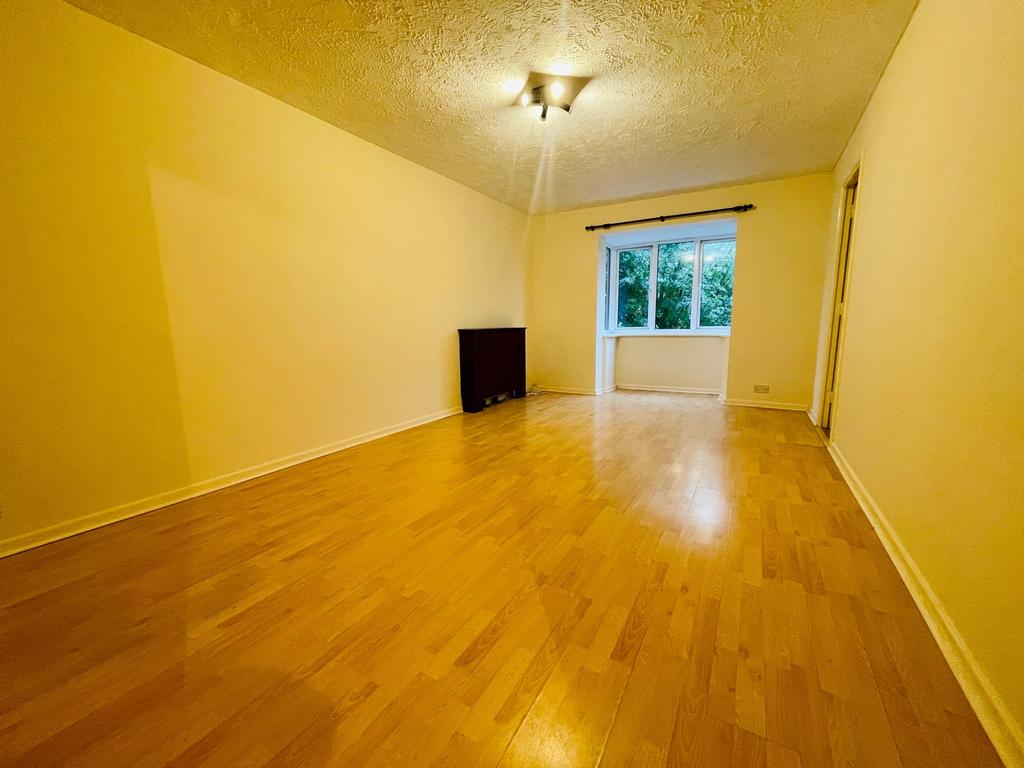 Churchdale Road Eastbourne BN22 1 Bed Flat 149 950