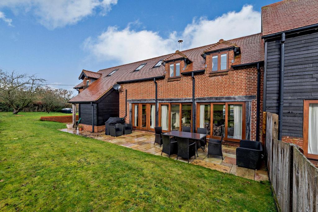 Foley Farm, Stockcross, Newbury... 3 bed barn conversion - £1,900 pcm ...