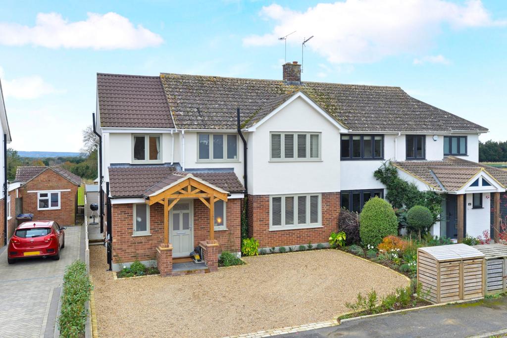 Godalming, Surrey, GU7 4 bed semi-detached house - £750,000
