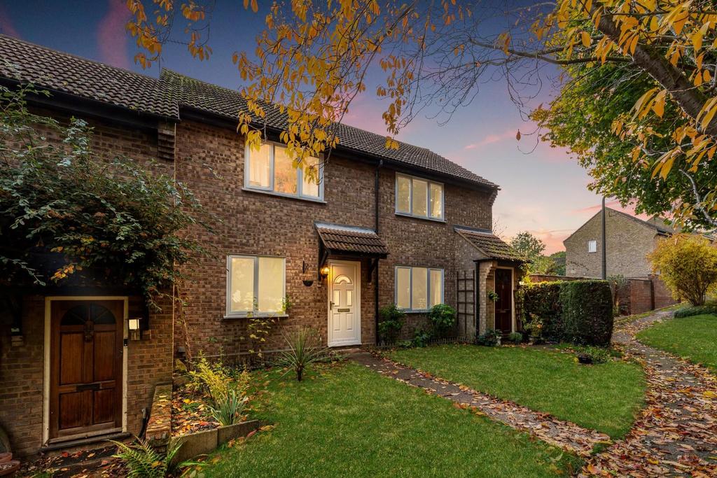 Yew Tree Rise Ipswich 2 Bed Terraced House £850 Pcm £196 Pw