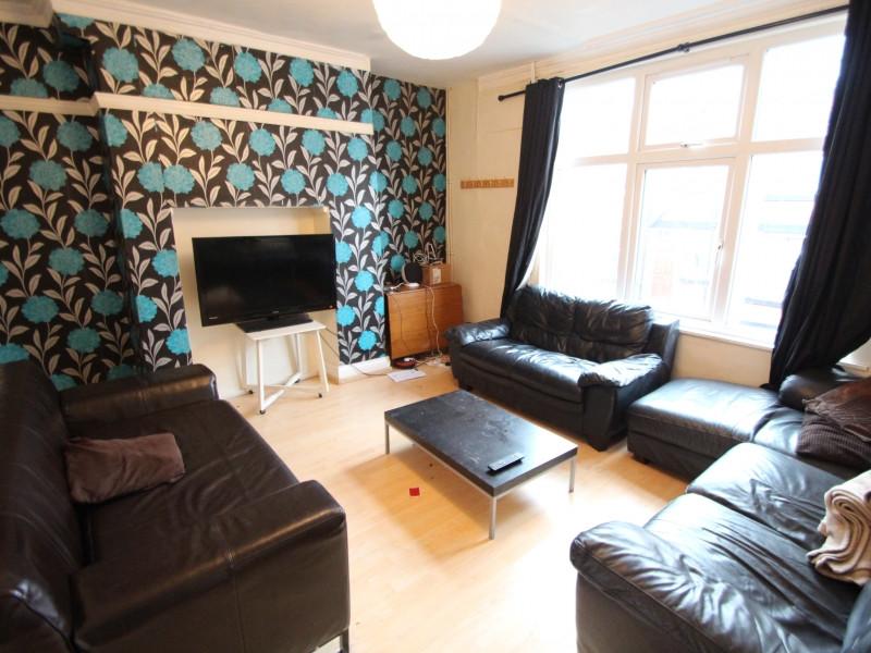 Manor Drive, Leeds, West Yorkshire, LS6 6 bed terraced house - £2,990 ...