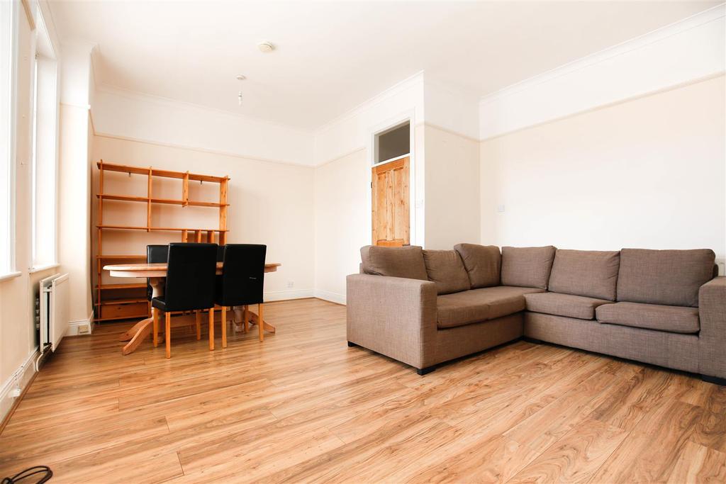 Biddlestone Road, Heaton, NE6 2 bed flat - £775 pcm (£179 pw)