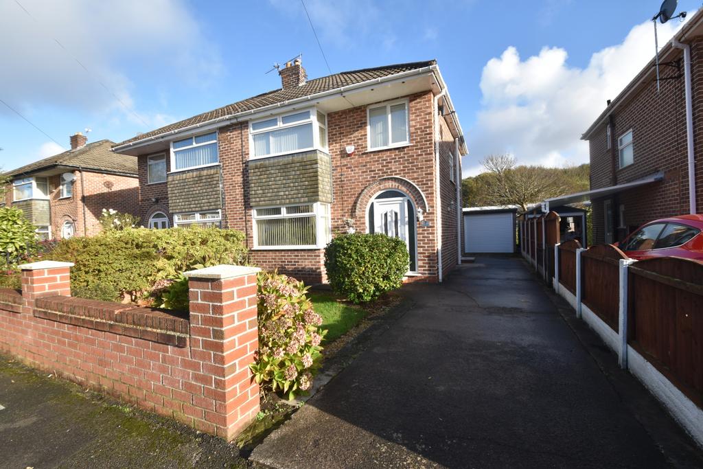 Russell Road, Partington, M31 3 bed semi-detached house - £235,000