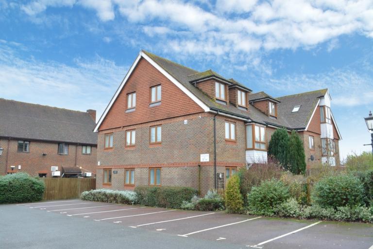 Maidenbower Place, Maidenbower, RH10 2 bed apartment - £240,000