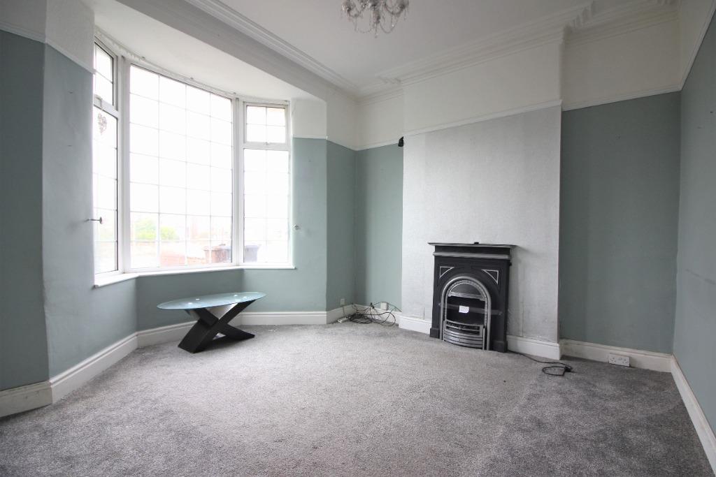 Tithebarn Road, Southport, PR8 2 bed semi-detached house - £130,000