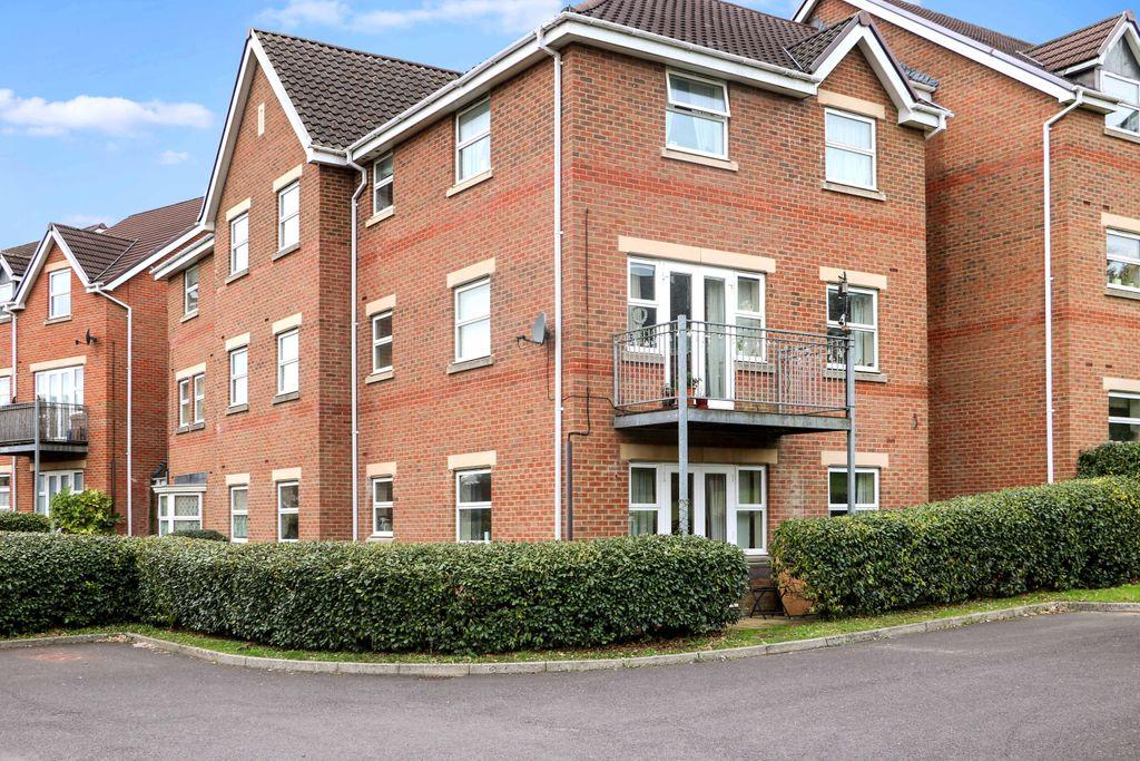 Carnival House, Jubilee Close... 2 bed ground floor flat - £170,000