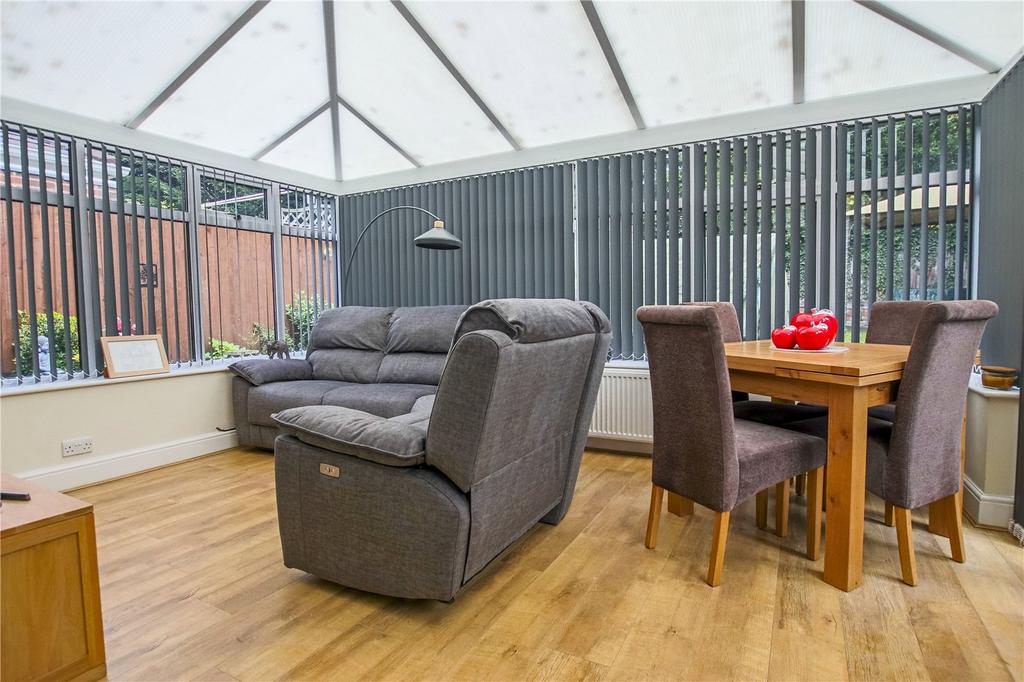 Old Bracknell Close Bracknell 3 Bed End Of Terrace House £400 000