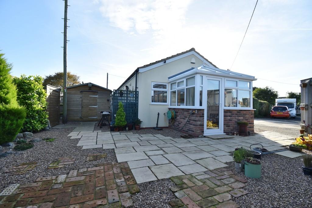 Ark Road, North Somercotes LN11 7NU 3 bed semi-detached bungalow - £175,000