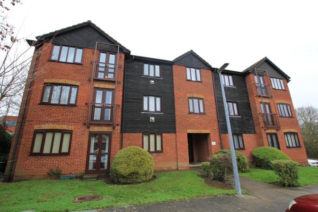 London Road, Stevenage 1 bed flat - £875 pcm (£202 pw)