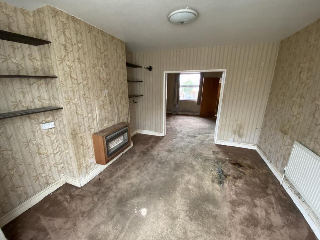 Warwick Street, Daventry, NN11 2 bed end of terrace house - £145,000