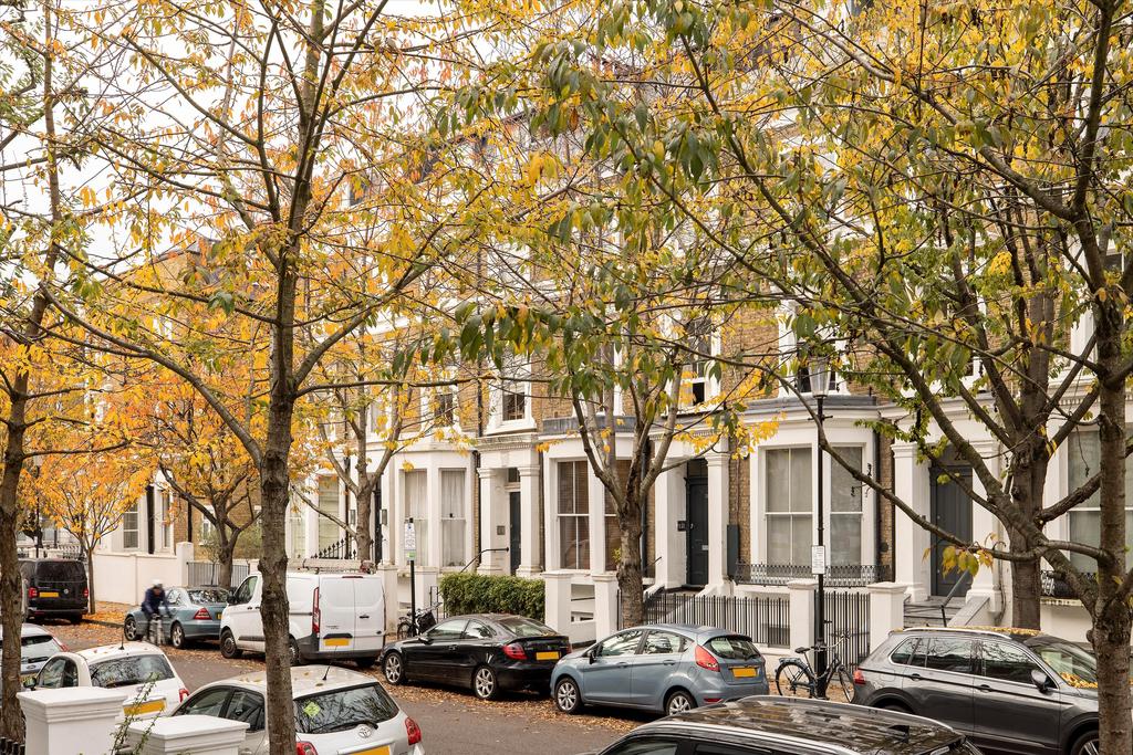 Lower Addison Gardens, London, W14 2 bed flat - £1,195,000