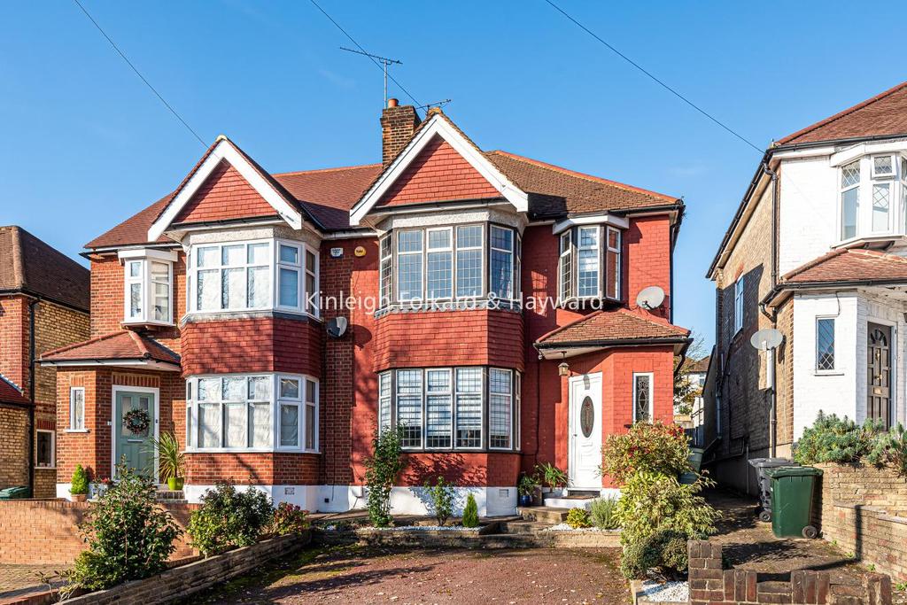 Osidge Lane, Southgate 3 bed semi-detached house - £730,000