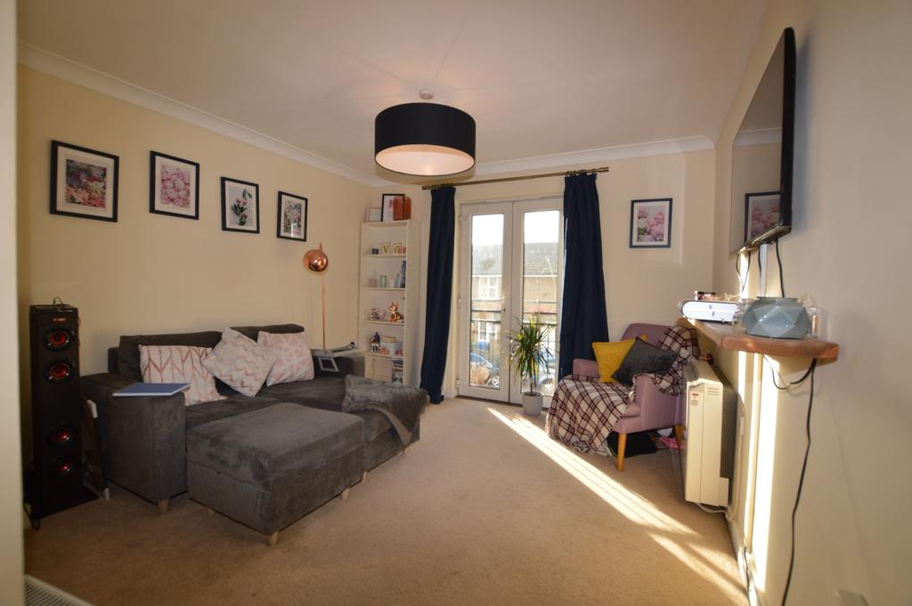 Commercial Way Peckham SE15 2 bed flat - £1,500 pcm (£346 pw)