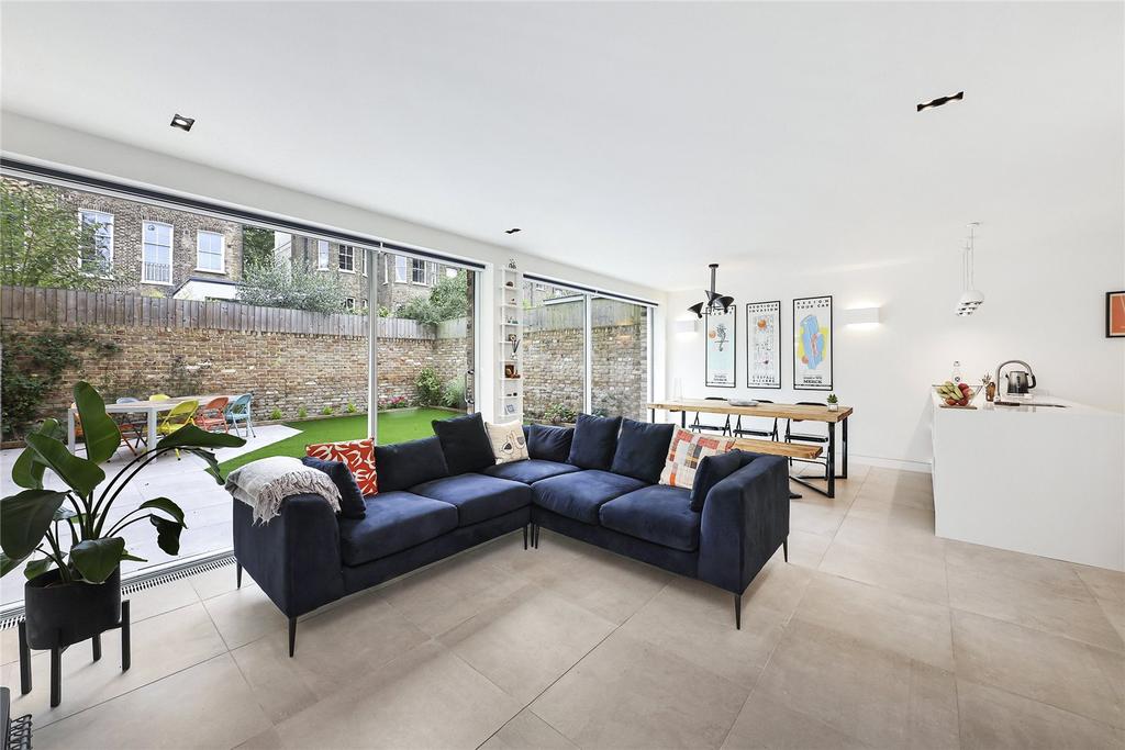 Harfield Gardens, Grove Lane, London... 3 bed terraced house - £3,000 ...