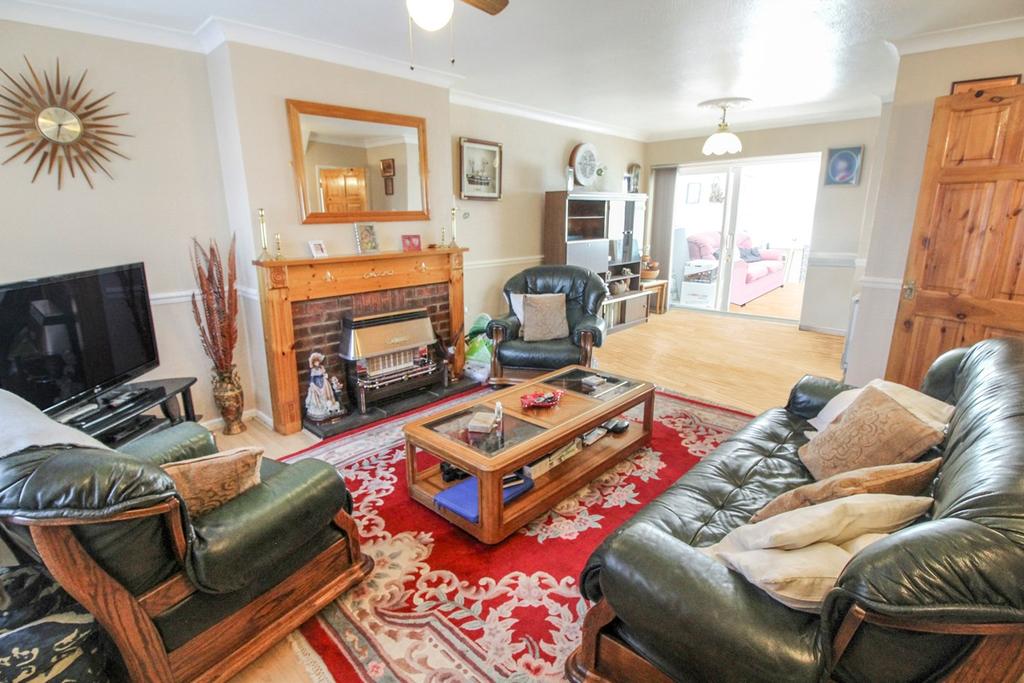 Circuit Lane, Reading, RG30 5 bed semi-detached house - £450,000