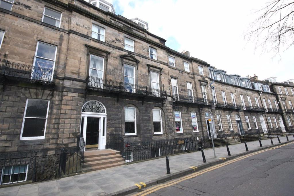 Coates Crescent, Edinburgh 2 bed flat - £1,850 pcm (£427 pw)