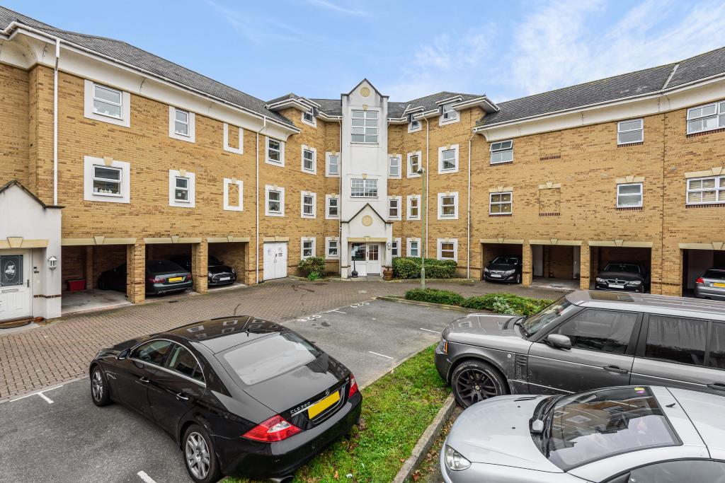 Sunbury-On-Thames, Middlesex, TW16 2 bed flat - £280,000