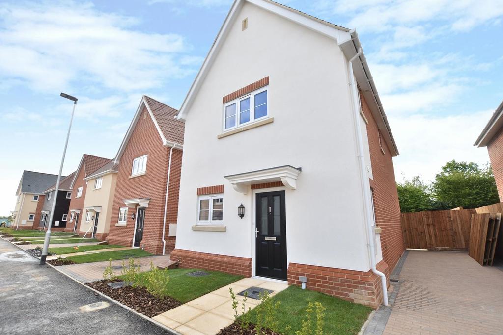 Beech Drive, Latchingdon, CM3 3 bed detached house - £1,300 pcm (£300 pw)