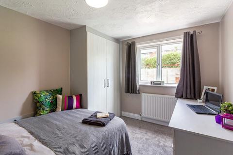 Houses to rent in Leeds | OnTheMarket
