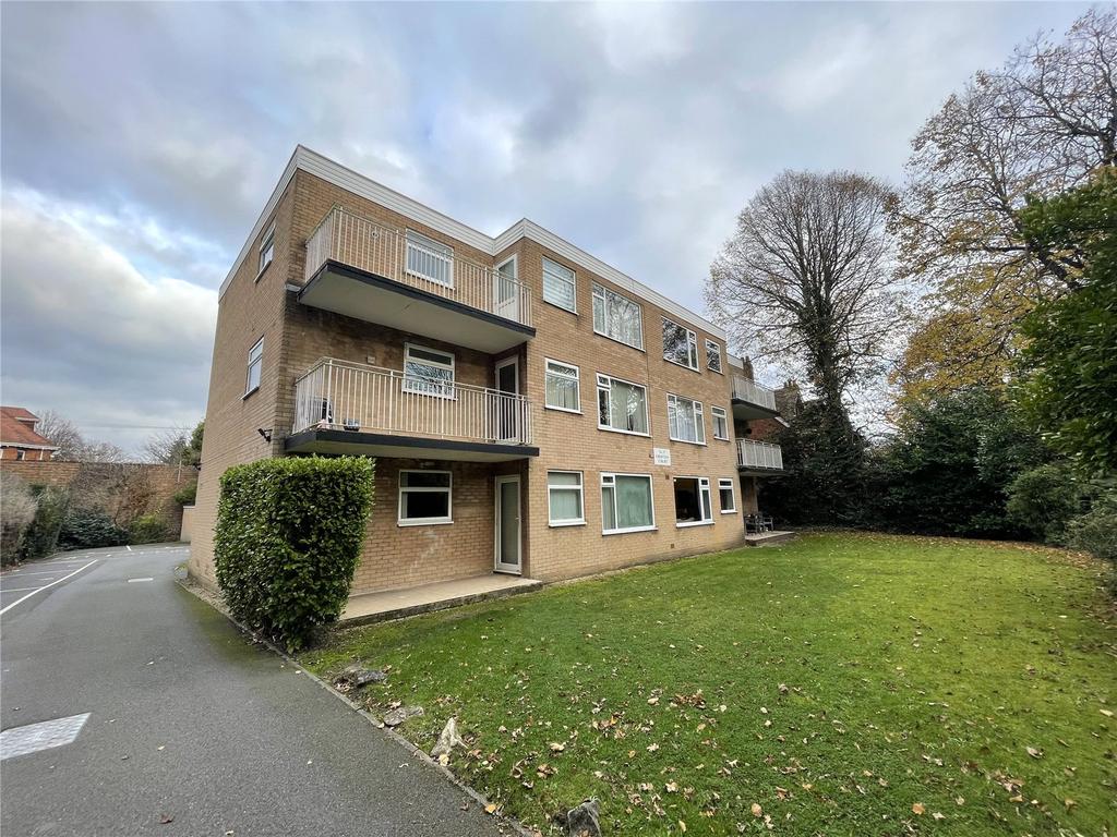 Wellington Road, Bournemouth, BH8 2 bed apartment - £875 pcm (£202 pw)