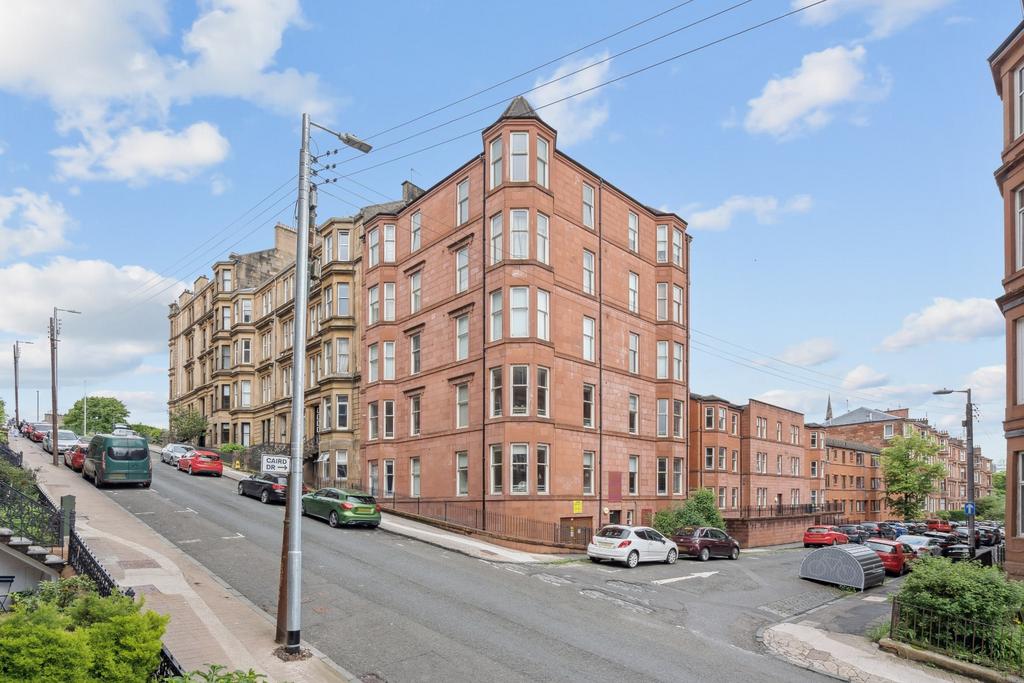 Caird Drive, Flat 1/1, Partickhill... 2 bed flat - £1,100 pcm (£254 pw)
