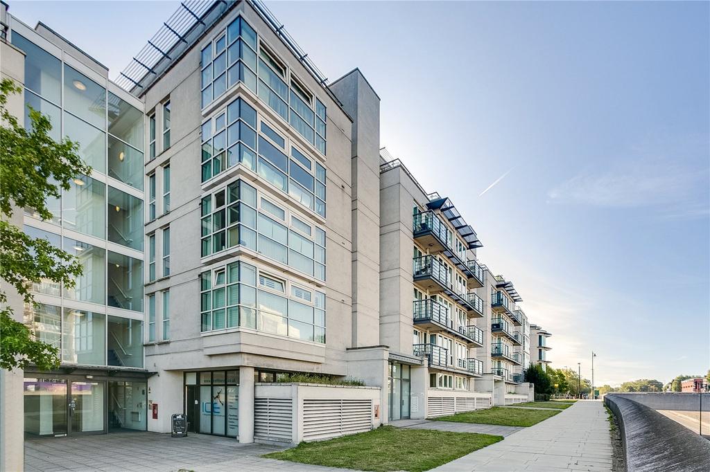 Phoenix Way, London 1 bed flat - £1,400 pcm (£323 pw)