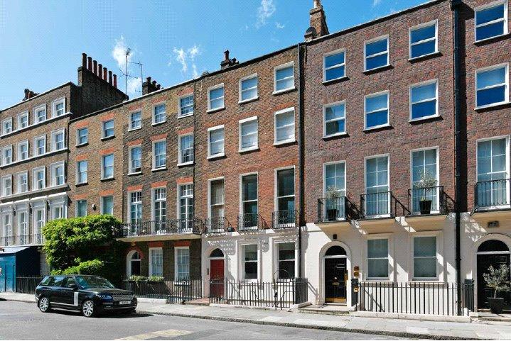 Upper Berkeley Street, London, W1H 3 bed apartment - £3,358 pcm (£775 pw)