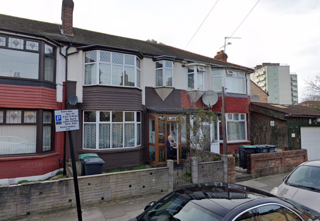 Commonwealth Road, N17 4 bed house - £2,300 pcm (£531 pw)