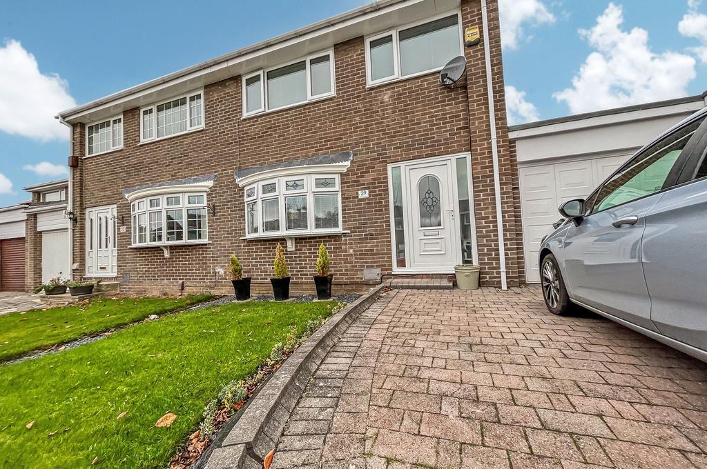 Mitford Close, Oxclose, Washington... 3 bed semi-detached house - £182,500