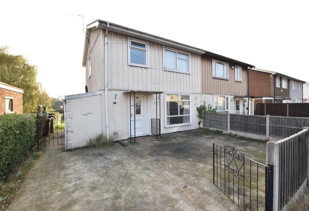 Annes Crescent, Scunthorpe, DN16 2LW 3 bed semi-detached house - £110,000